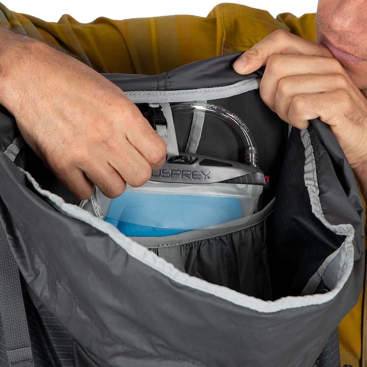 Osprey Stratos 44 Hiking Backpack | Absolute-Snow