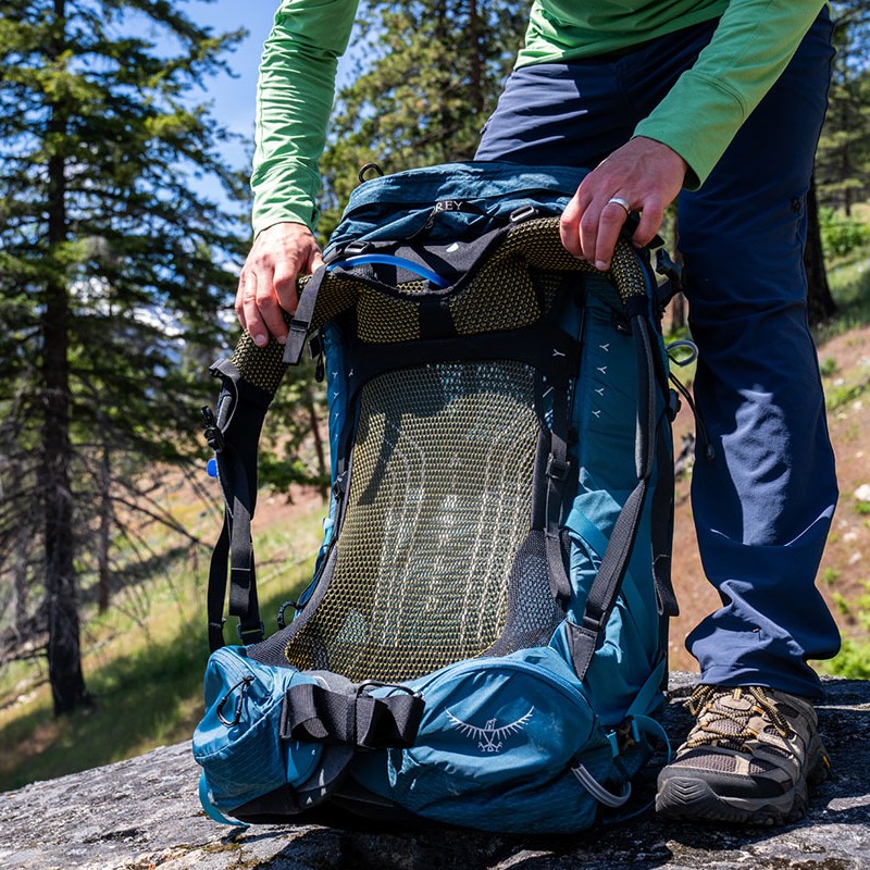 Osprey Atmos AG 65 Hiking Backpack | Absolute-Snow